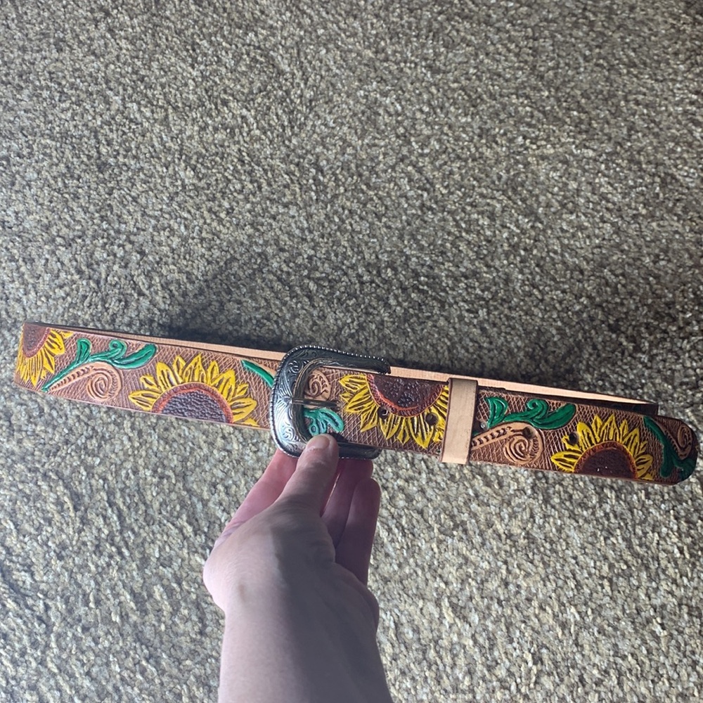 Hand Tooled Leather Sunflower Belt Vintage Silver Buc… - Gem